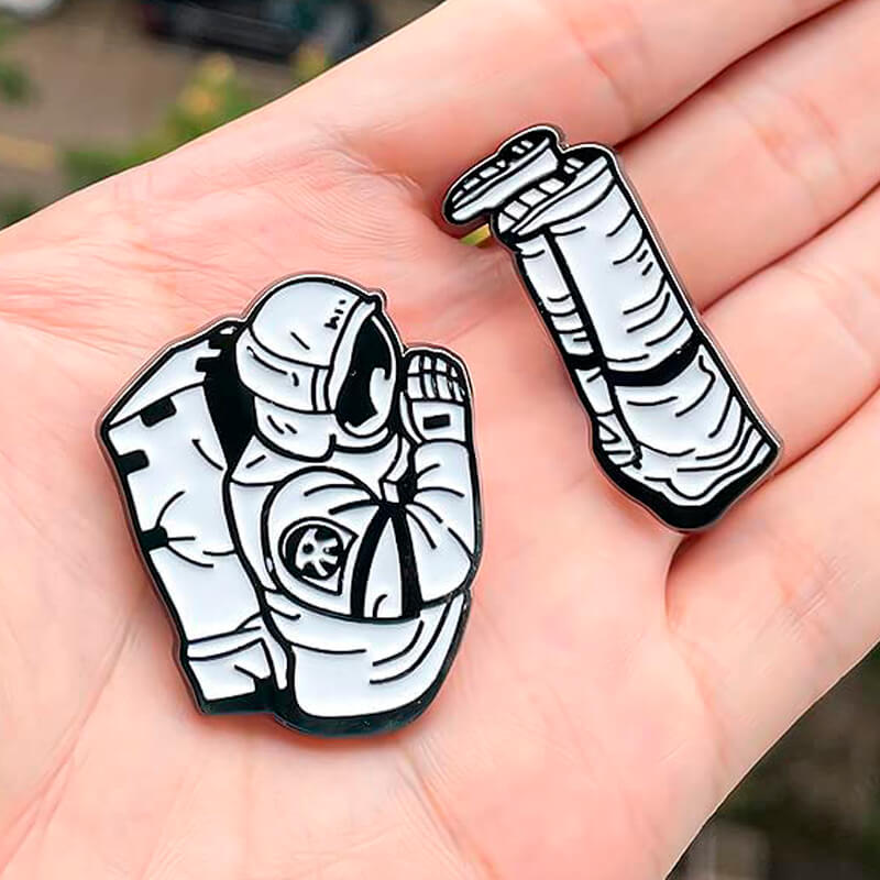 Praying Astronaut Enamel Pins Set Chainsaw Man Badge - ACS